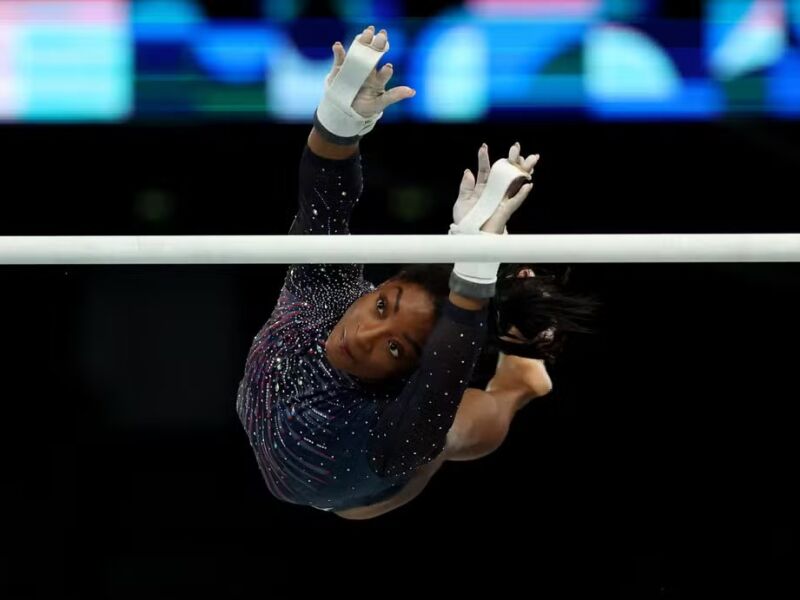 Simone Biles anuncia aposentadoria do salto 'Biles II' - JD1 Notícias