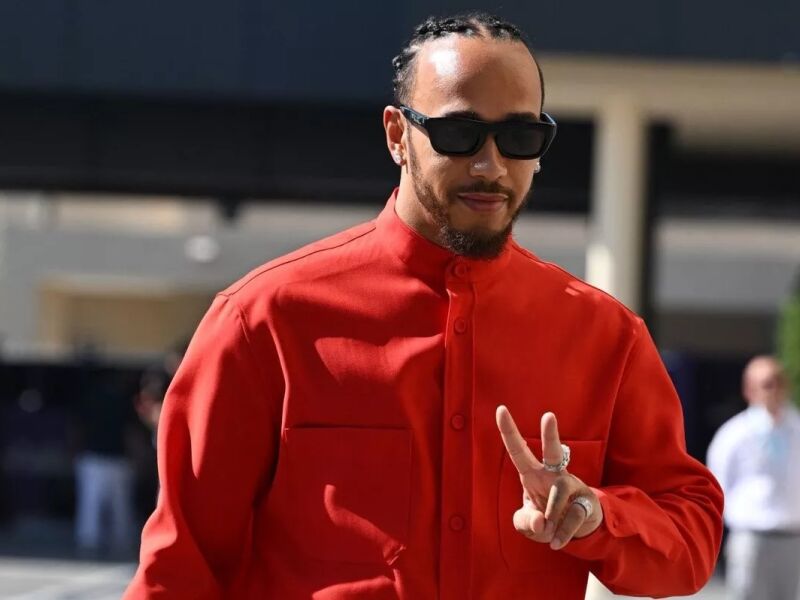 Lewis Hamilton é oficialmente anunciado como piloto da Ferrari - JD1 Notícias