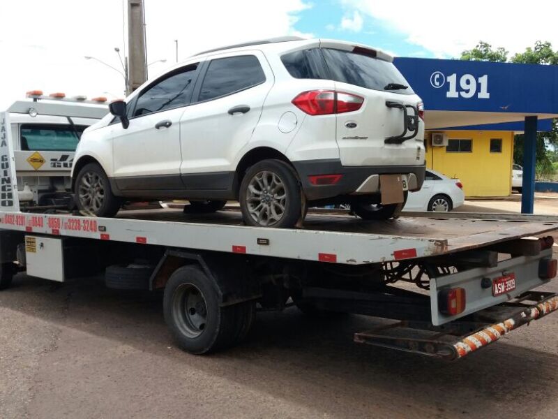 Homem pega carro sem autorização e foge da PRF a pé - JD1 Notícias