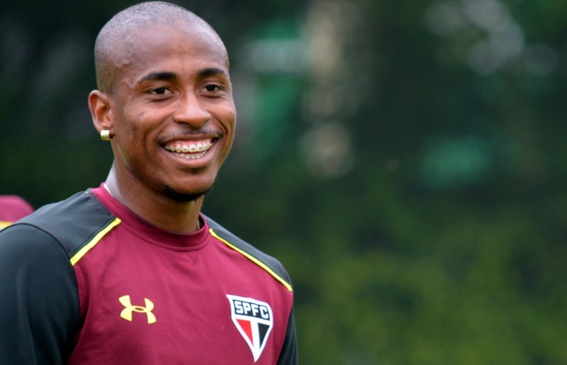 Regularizado, Denilson pode estrear no domingo - JD1 Notícias