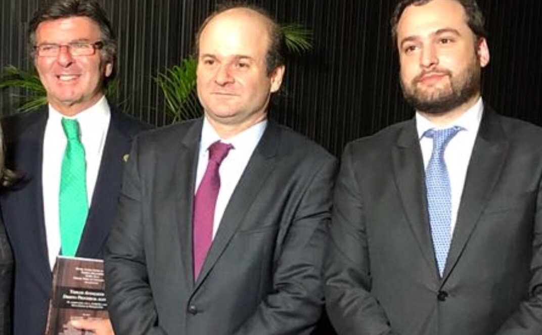 Advogado Daniel Castro lança livro em Brasília - JD1 Notícias